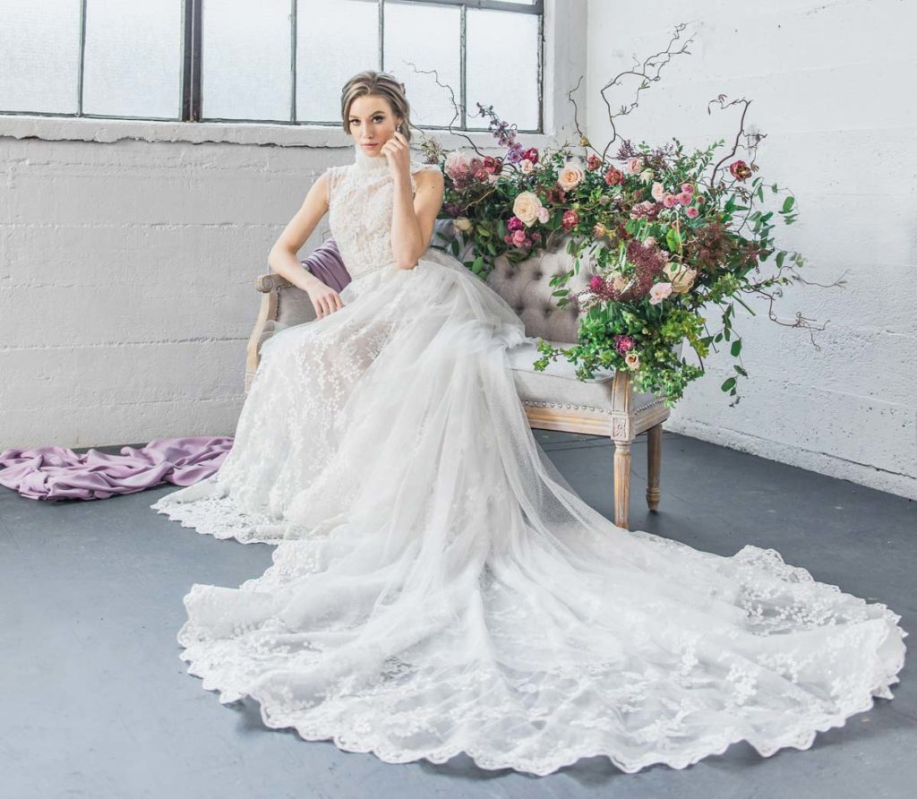 Gorgeous rustic romantic wedding theme | ElegantWedding.ca