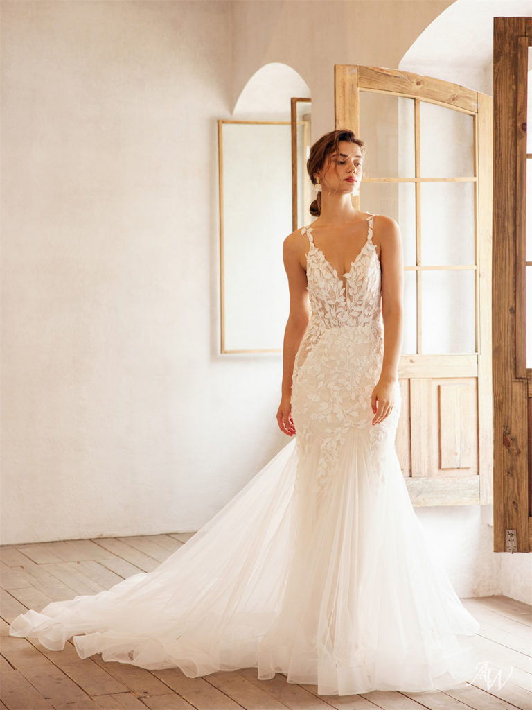 AW Bridal Gowns | ElegantWedding.ca