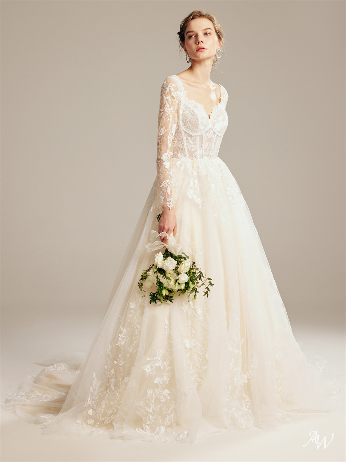 AW Bridal Gowns | ElegantWedding.ca